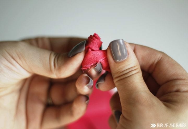 How to Make Fabric Rosettes: Perfect DIY for a Family Photoshoot
