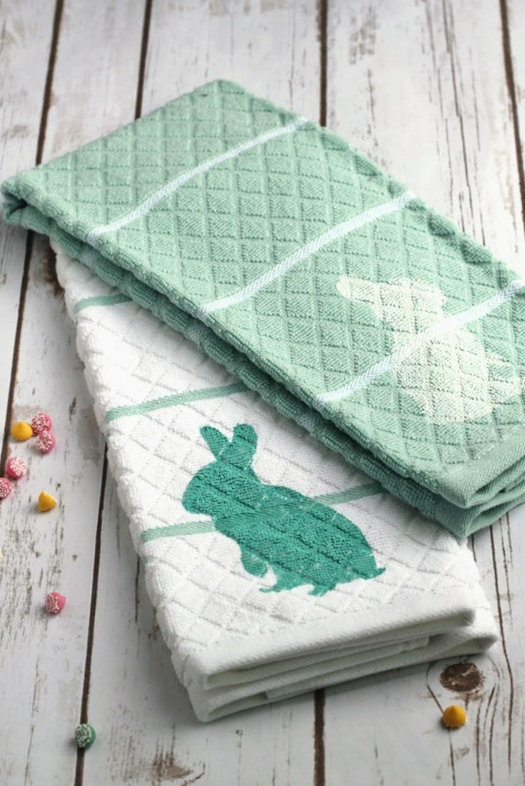 DIY Spring Kitchen Towels: Quick and Easy Tutorial