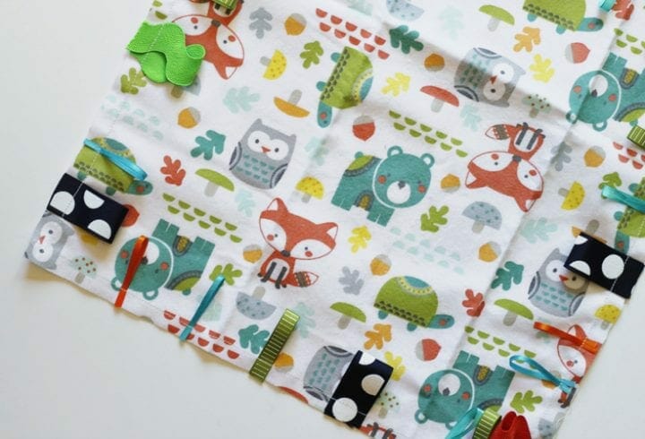 How to Make a Tag Blanket in Less Than 15 Minutes | Simple DIY