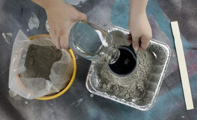 How to Make Footprint DIY Stepping Stones | Simple Kids Idea