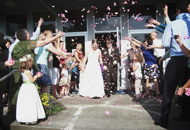 How to Successfully Host a Wedding at Home