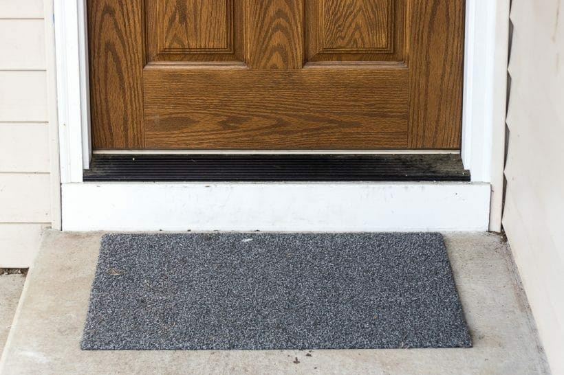 Transform Your Plain Door Mat into this Modern Geometric Mat
