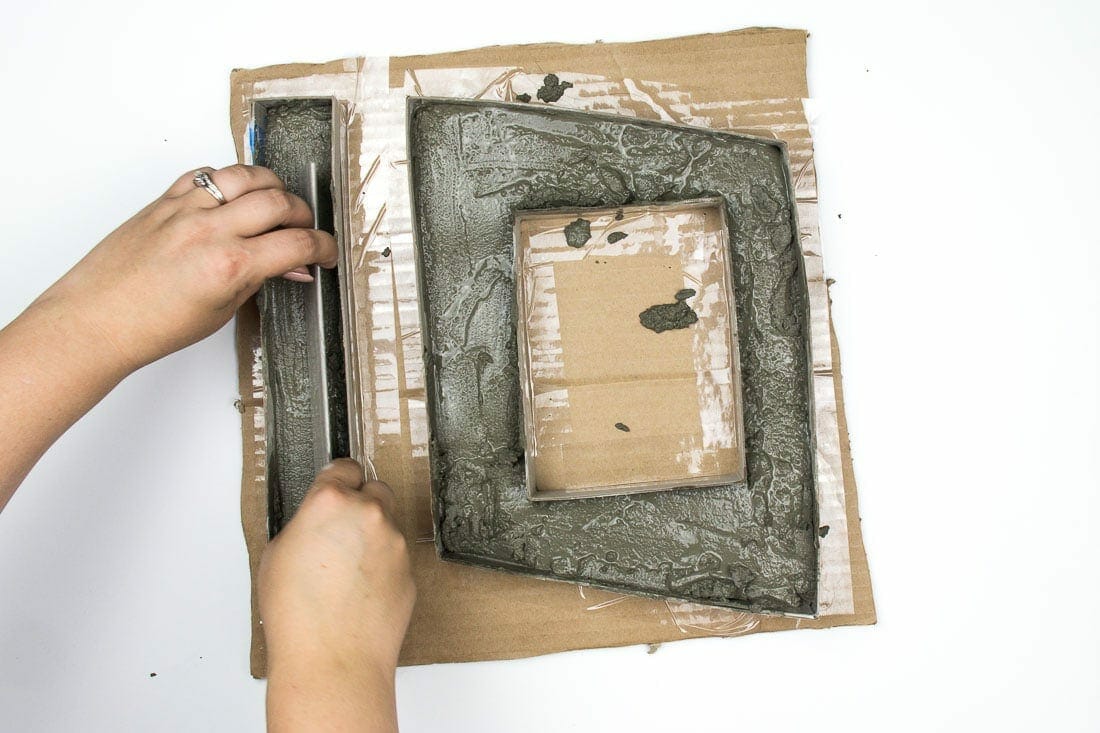 How to Make a DIY Concrete Picture Stand: Step by Step Tutorial