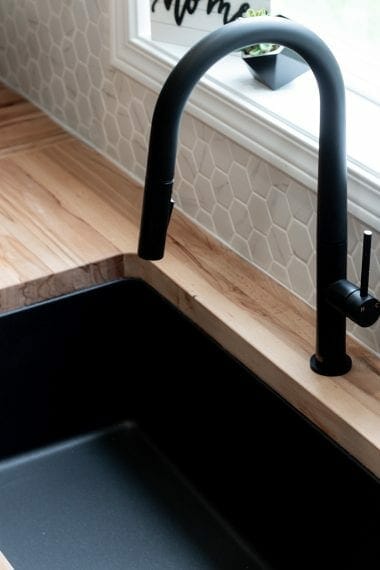 How to Make the Perfect Modern Kitchen Sink with Black Quartz