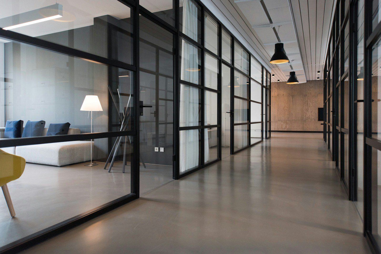 Glass is Impacting Modern Office Designs for Productivity