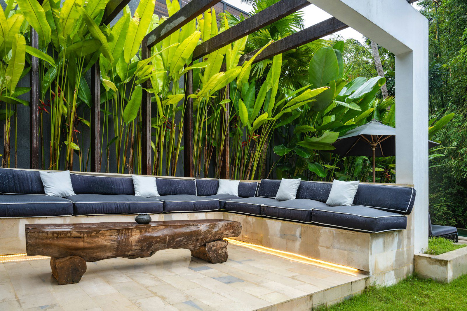 Easy DIY Backyard Projects for a Beautiful Outdoor Space