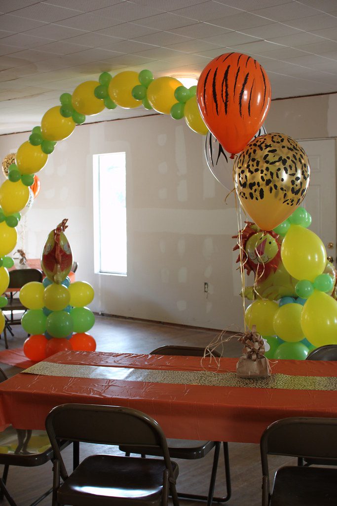 How to Hang Balloon Arch on Wall | Easy DIY Balloon Arch